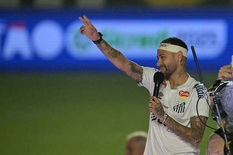 Neymar's return to Brazil is reminder of promise unfulfilled