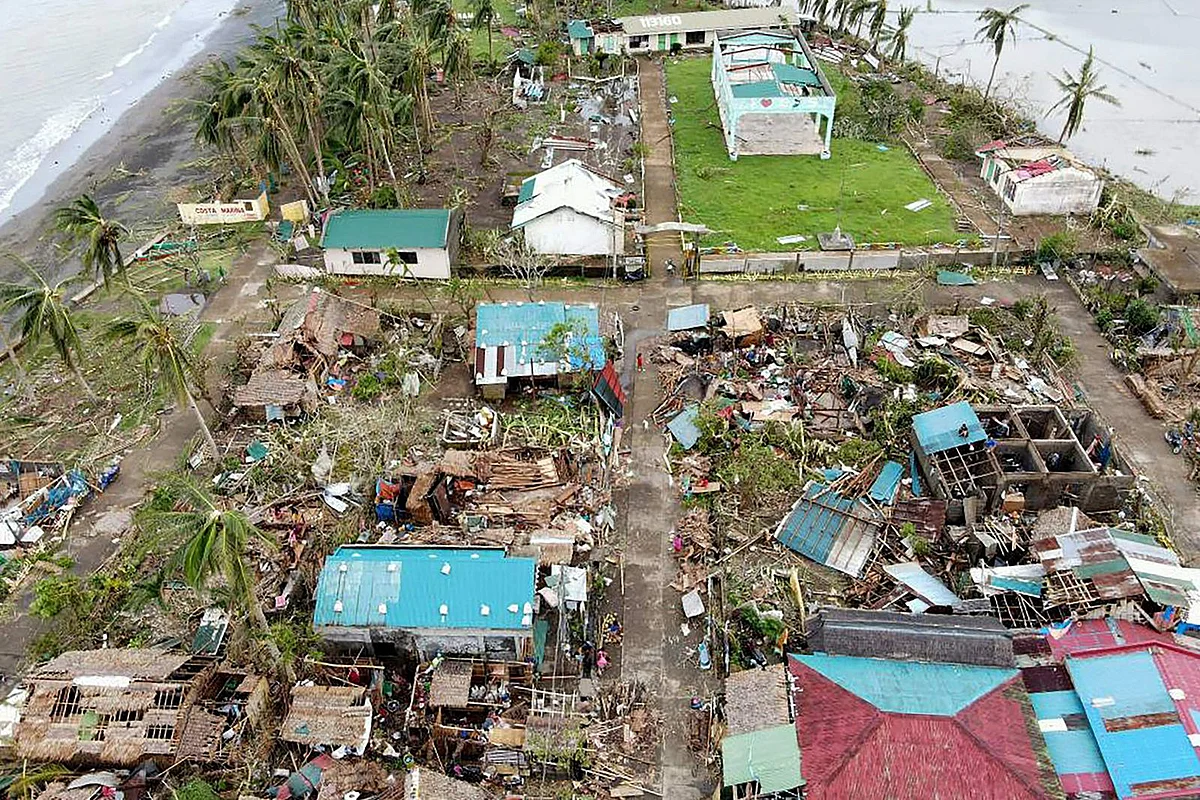 Philippines cleans up as typhoon death toll rises | Khaleej Times