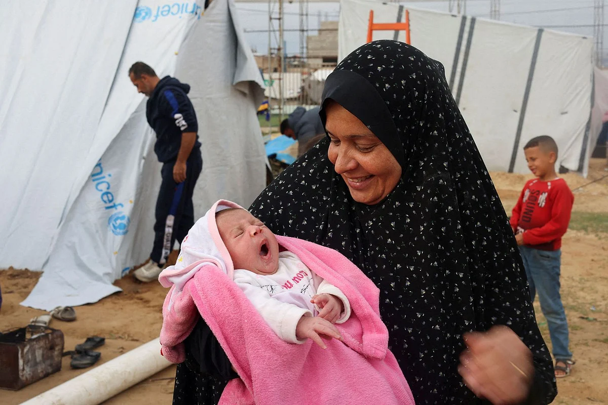 Unwashed and underfed, babies born into Gaza war face hardship in tents ...