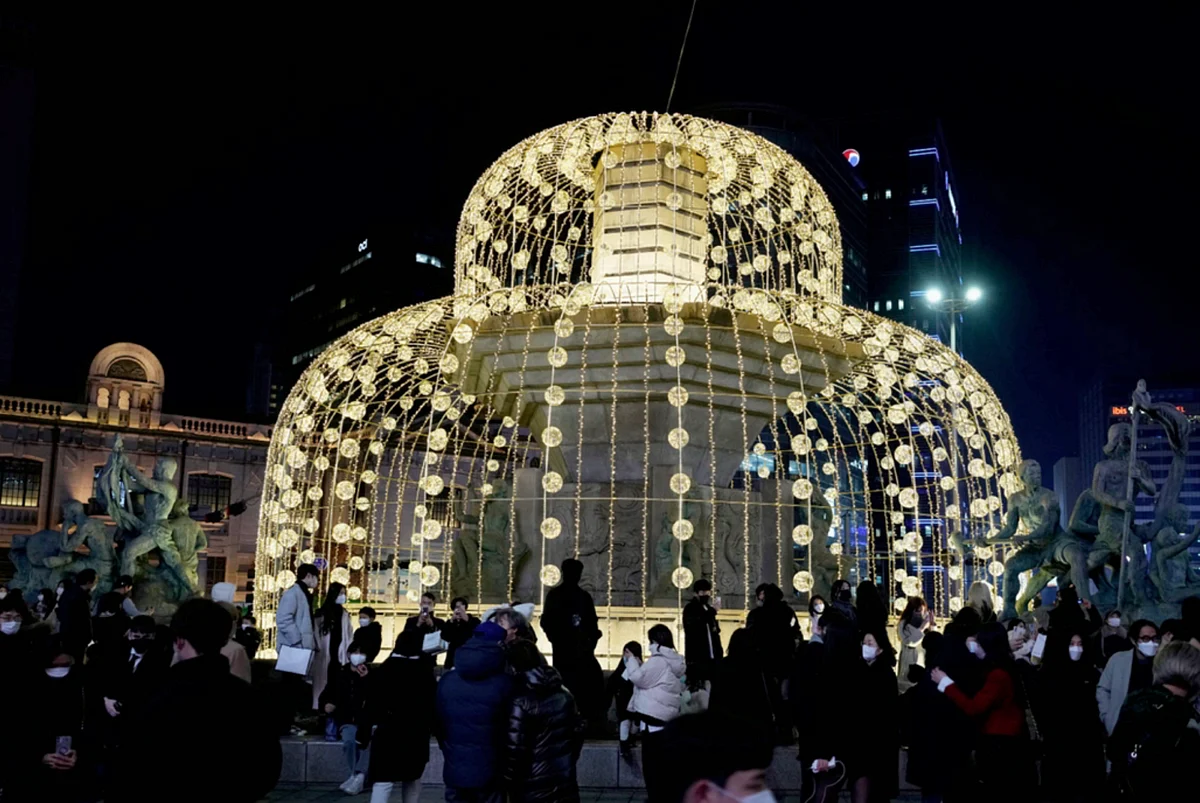 Covid puts a damper on Christmas Eve again around the world | Khaleej Times