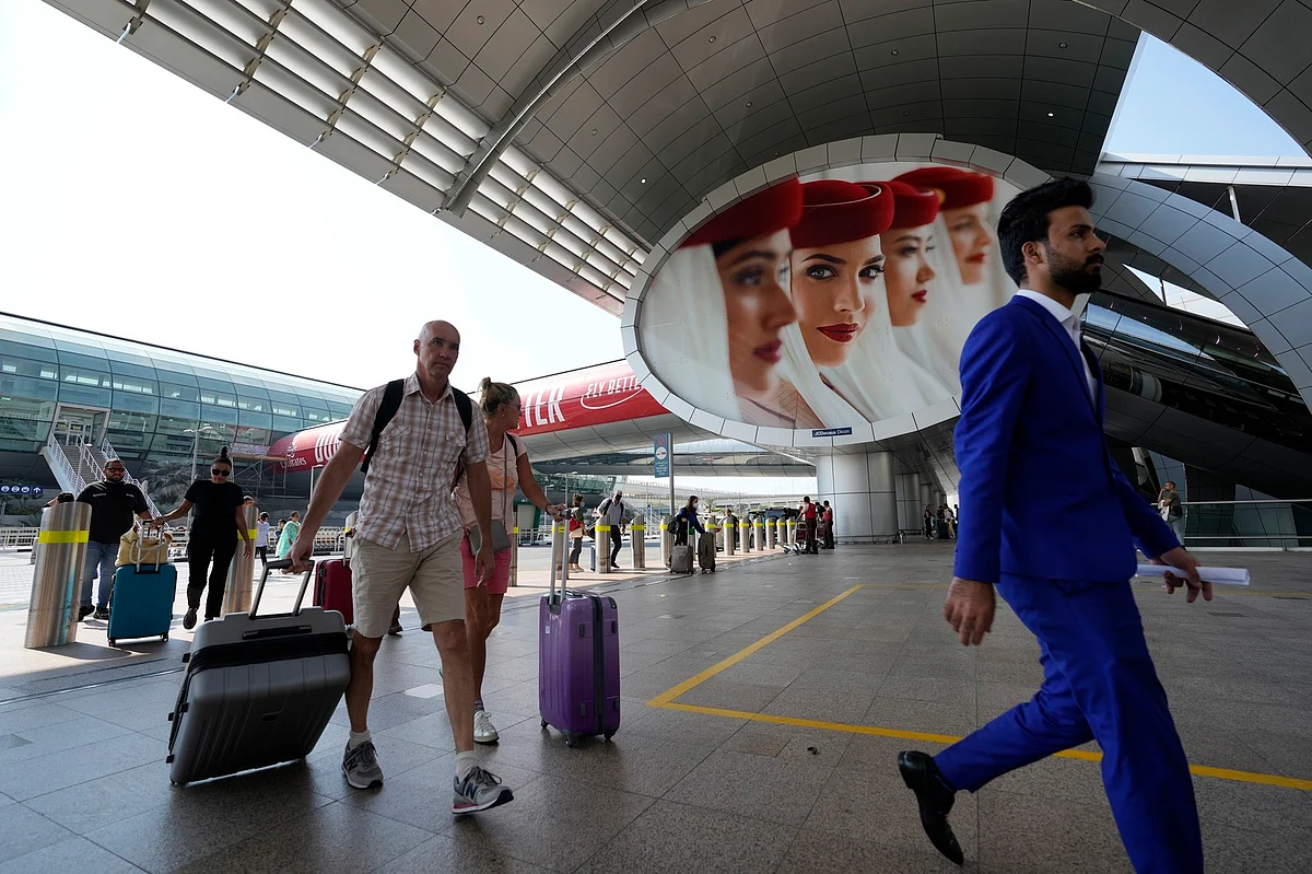 Dubai: Emirates extends closure of first-class check-in counters ...