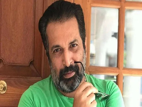 India: Malayalam actor Dileep Shankar found dead in hotel room ...