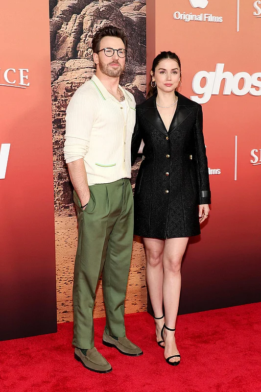 Chris Evans 'Ghosted' by CIA agent Ana de Armas in new romcom | Khaleej ...