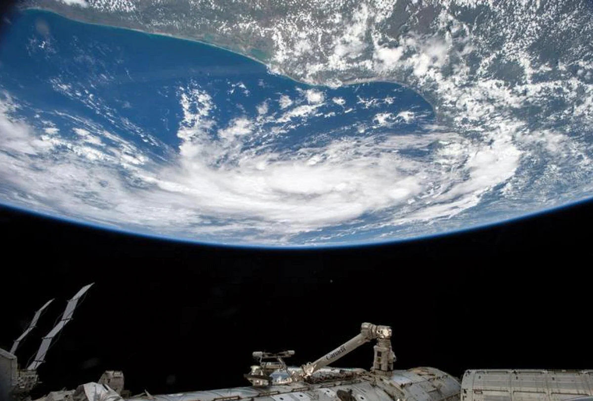 By 2500 Earth Could Be Alien To Humans Study Says