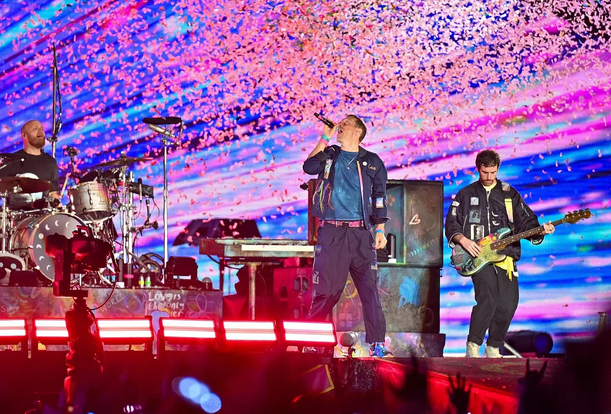 UAE: Going to Coldplay concert? Day 1 attendees share tips to beat long ...