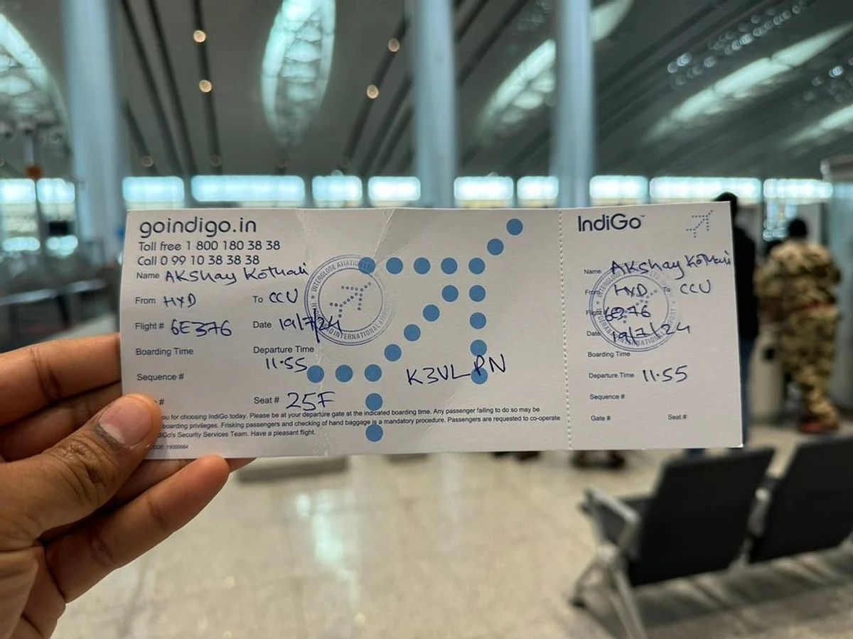 India: Passengers share handwritten tickets as global cyber outage ...