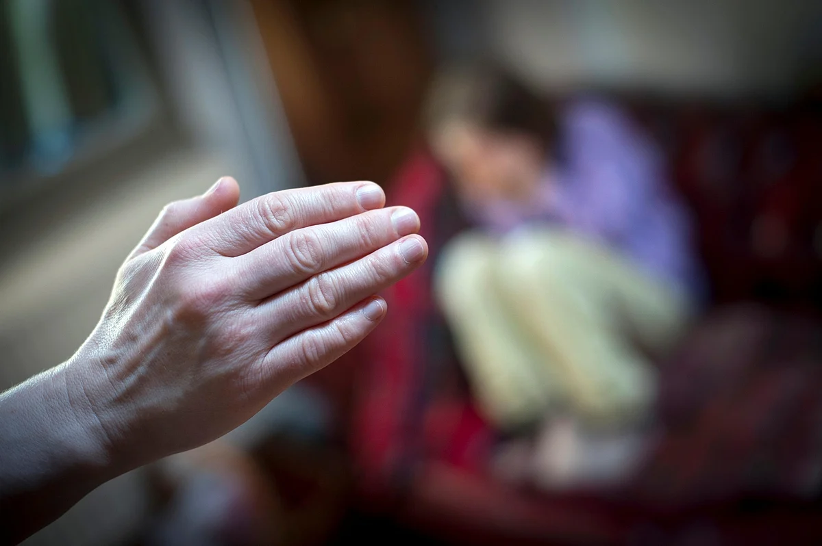 France to approve ban on smacking children | Khaleej Times