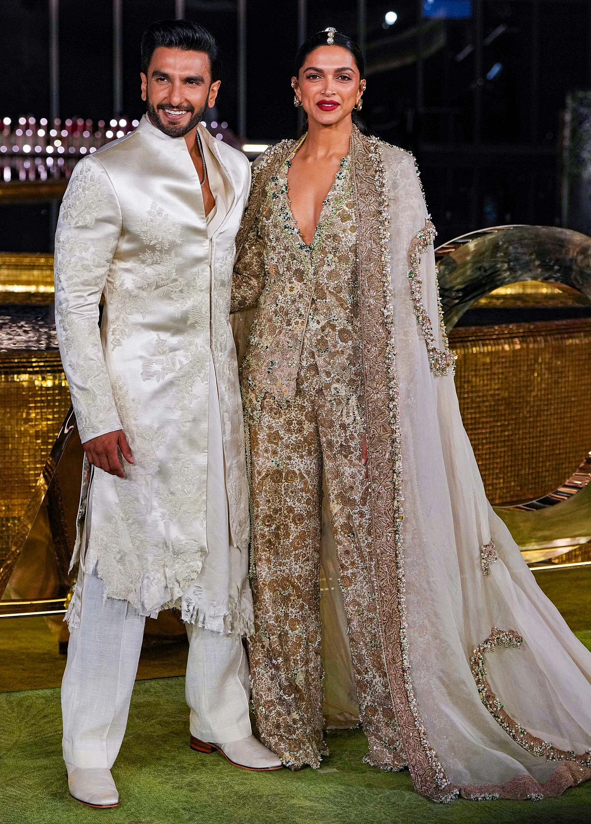 Deepika Padukone, Ranveer Singh step out for first time with daughter ...