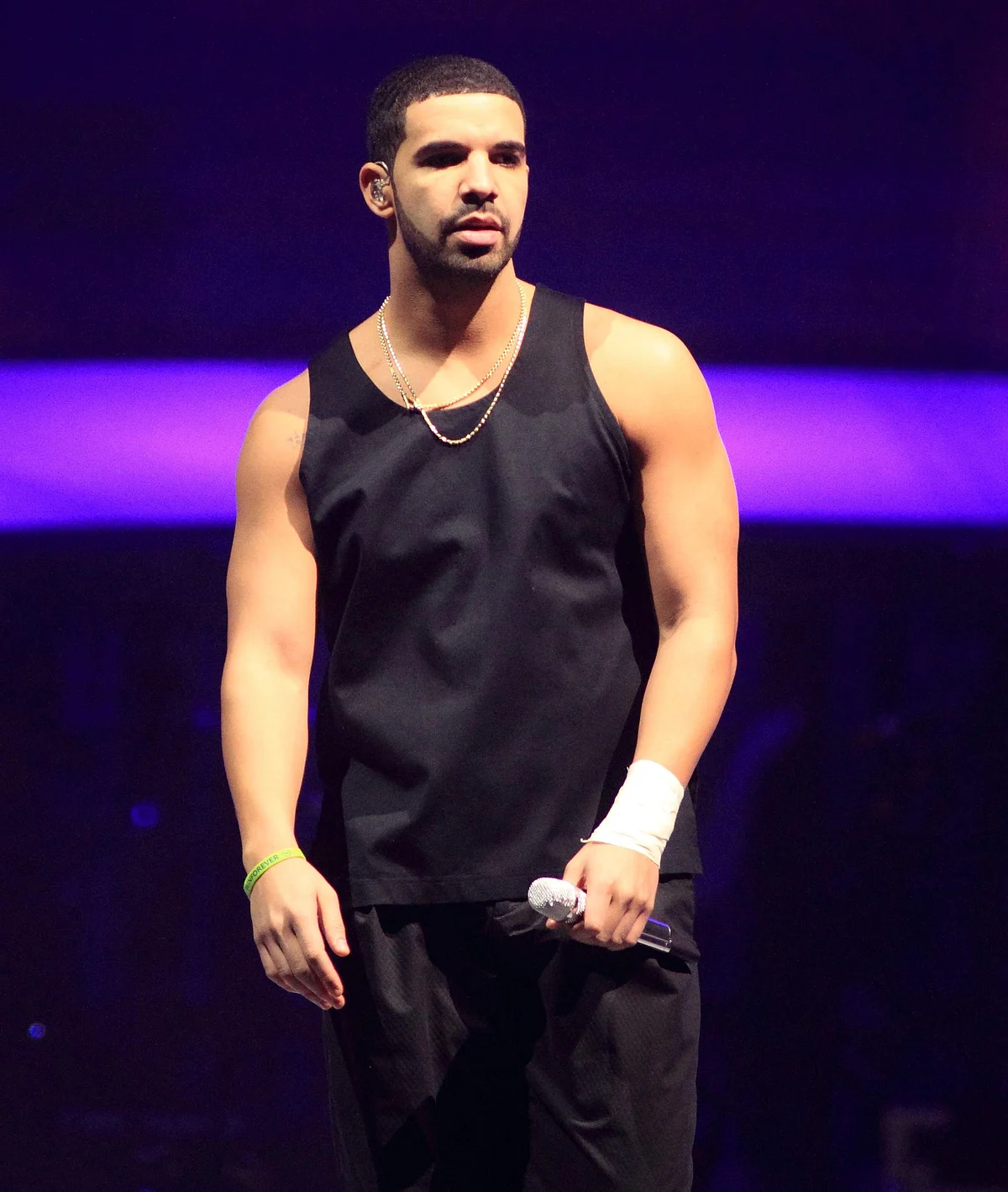 Drake goes platinum | Khaleej Times