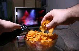 Distracted eaters tend to take in more calories | Khaleej Times