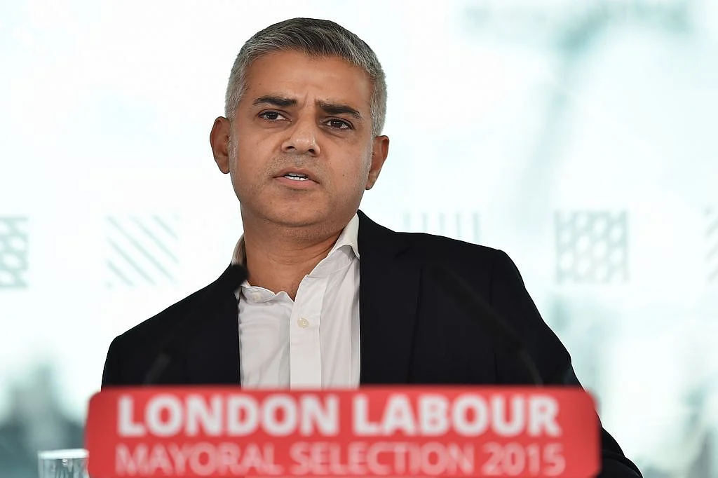 Son of Pakistani bus driver wins Labour London mayoral selection