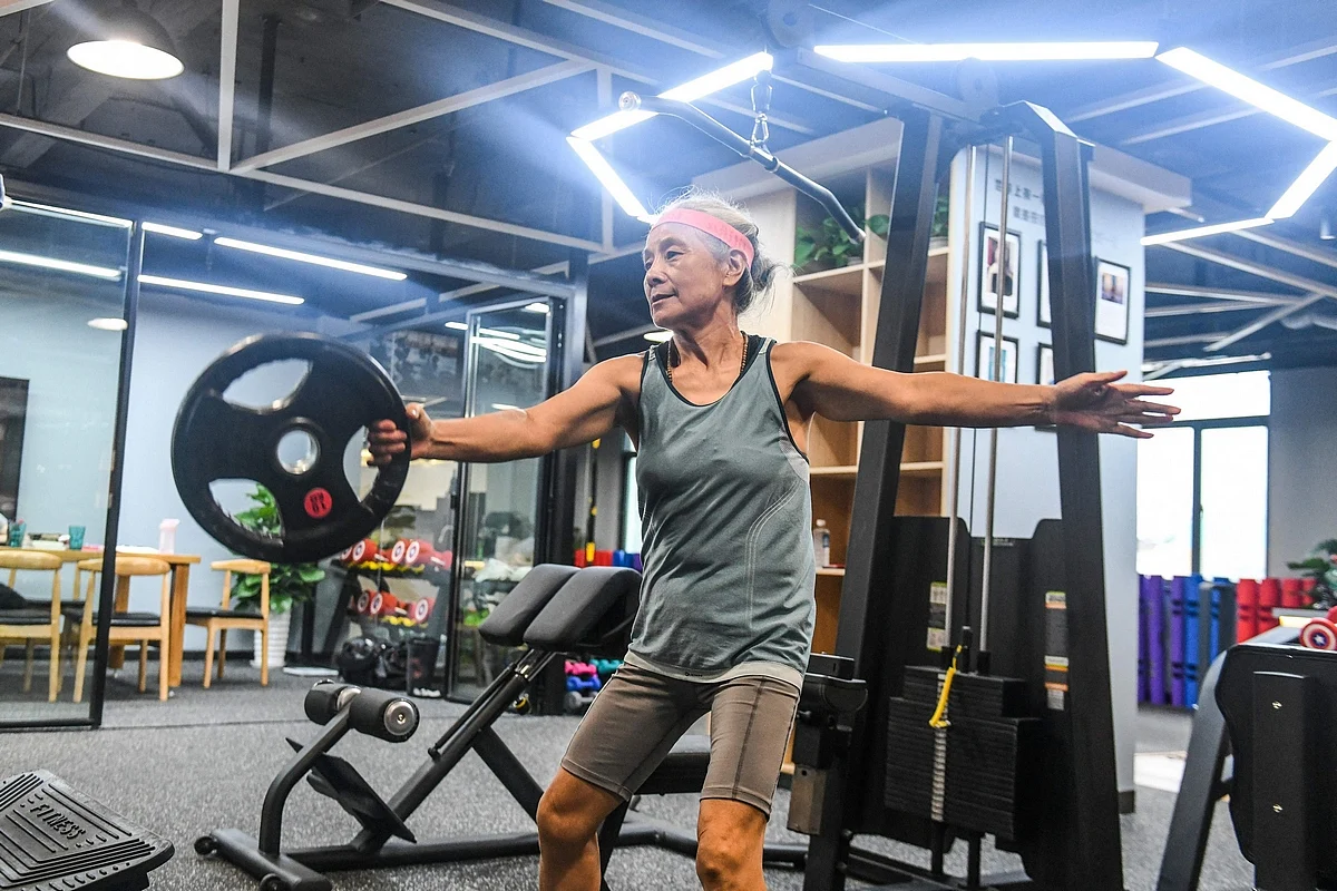 'Hardcore grandma' - ageing fitness buff proves hit in China | Khaleej ...