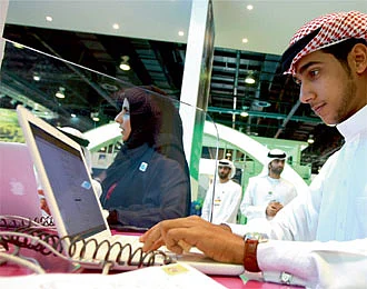 Dubai offices urged to stagger working hours | Khaleej Times