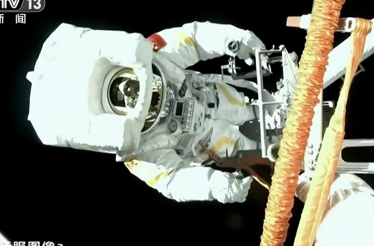 Video: Wang Yaping becomes first Chinese woman to complete space walk