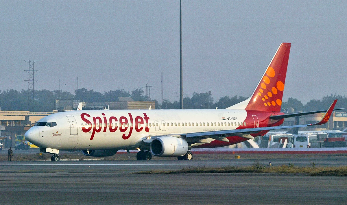 India flight: SpiceJet plane detects smoke mid-air, makes emergency ...