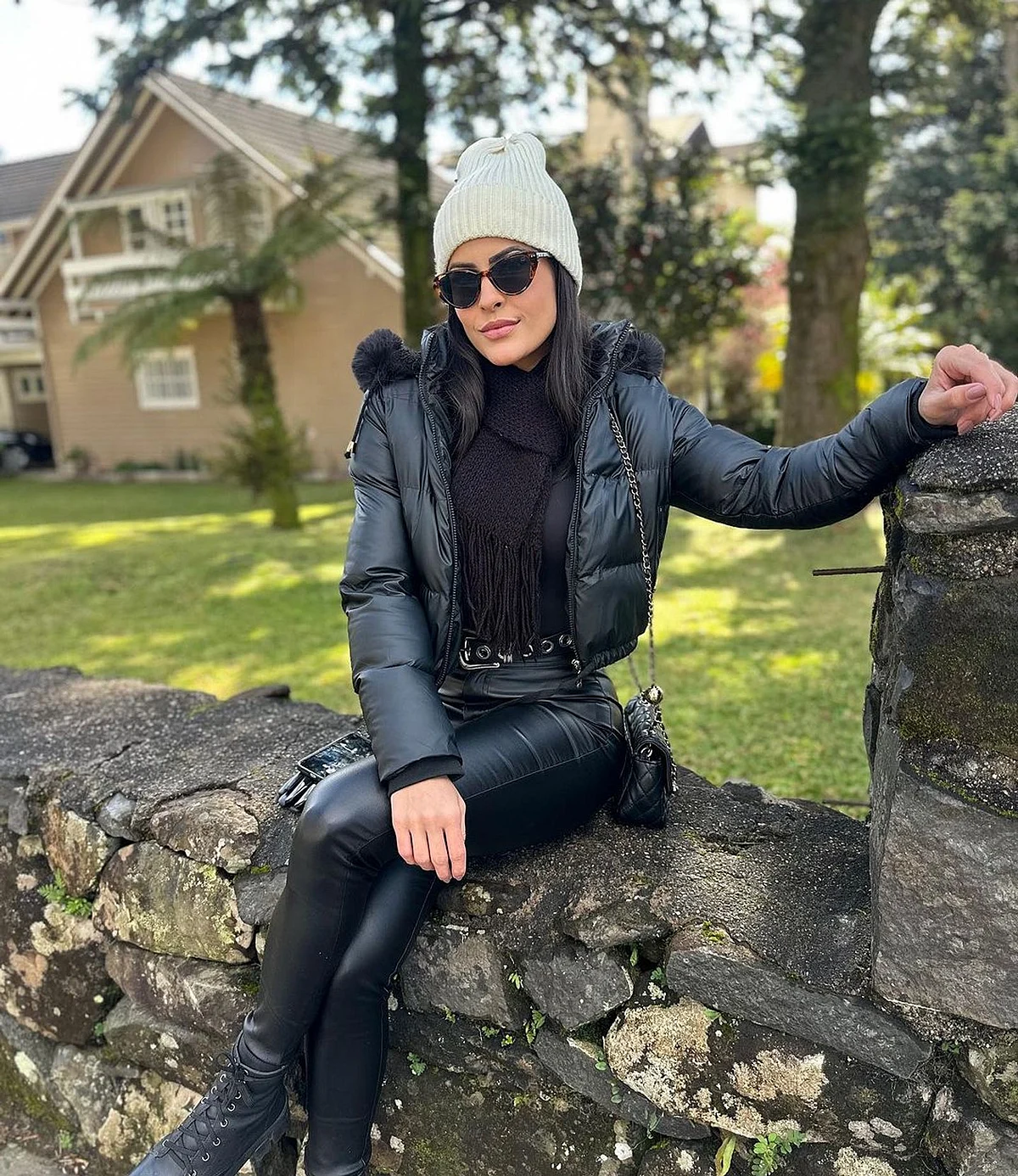 Brazilian fitness influencer dies at 33 after suffering double cardiac ...