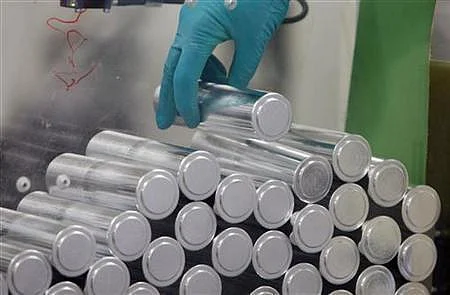 WATCH: Why do Li-ion batteries explode? | Khaleej Times