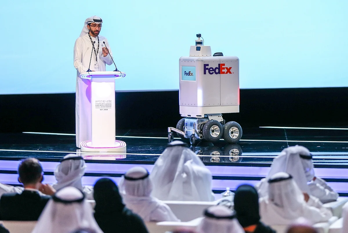 Meet Roxo, your Fedex delivery bot in UAE | Khaleej Times