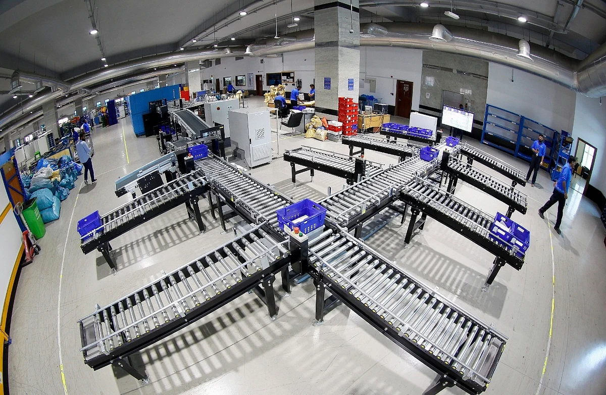 Video: Inside Emirates Post sorting facility in Dubai | Khaleej Times