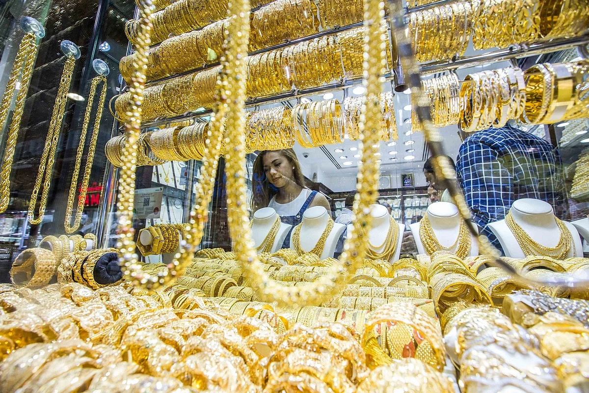 UAE: Gold prices stay high as global rates trade above $2,900 | Khaleej ...