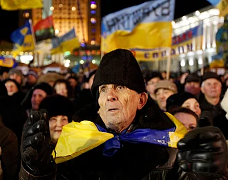 Outraged Ukrainians protest leader’s Russia overture