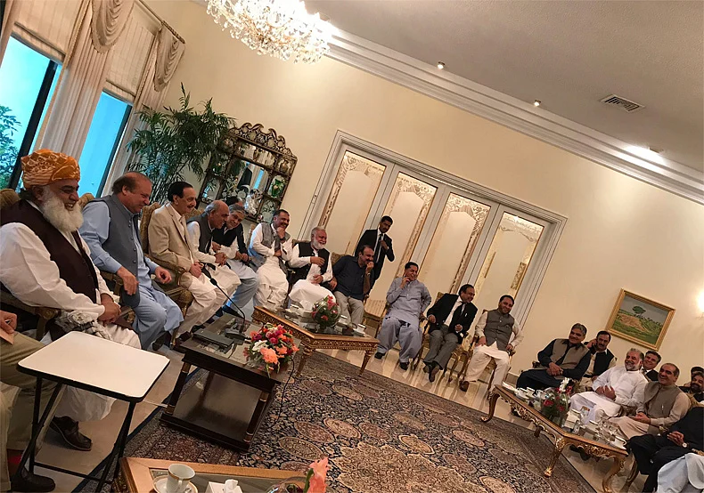 Pakistan ruling party meets to consider PM successor | Khaleej Times