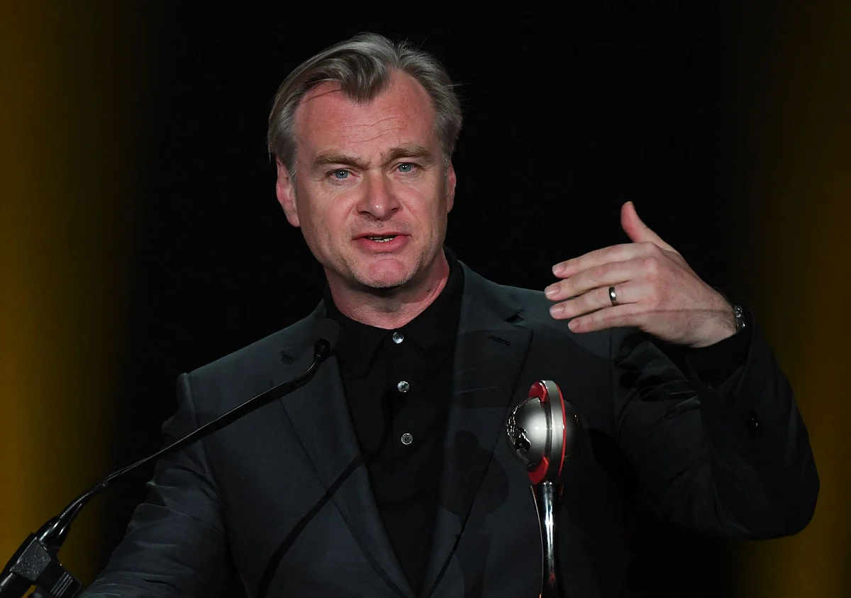 Christopher Nolan breaks down the best ways to watch ‘Oppenheimer ...