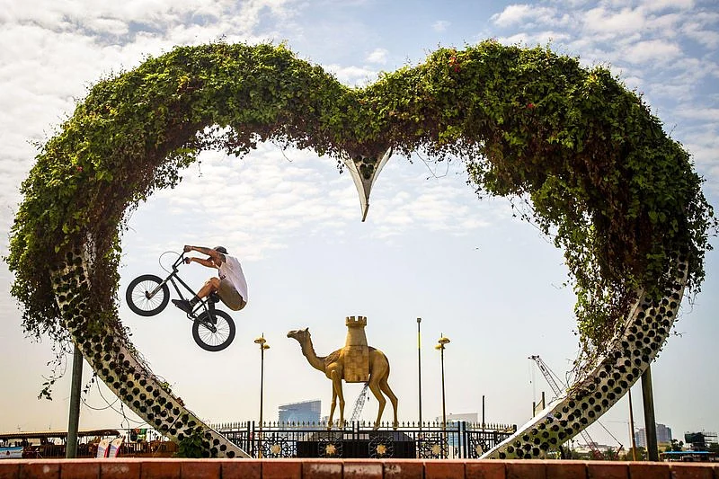 WATCH: Pro BMX rider performs stunts across Dubai