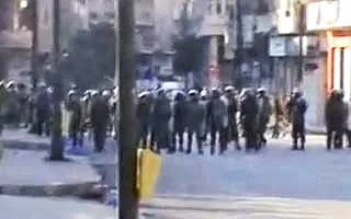 Army tightens noose on Homs