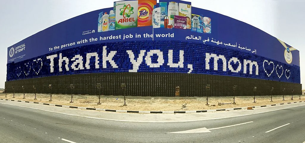 Dubai's longest greeting card wins Guinness record | Khaleej Times
