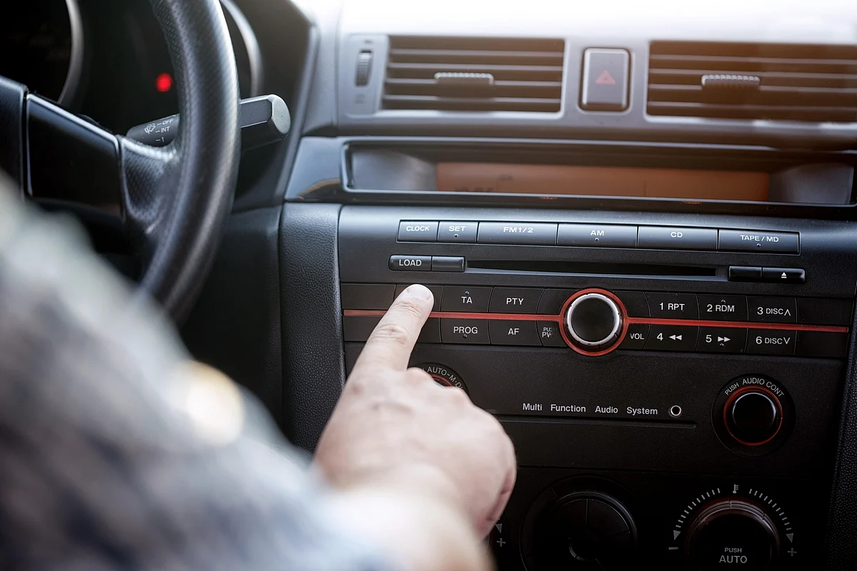 Dh400, 4 black points for playing loud music in vehicles in UAE ...