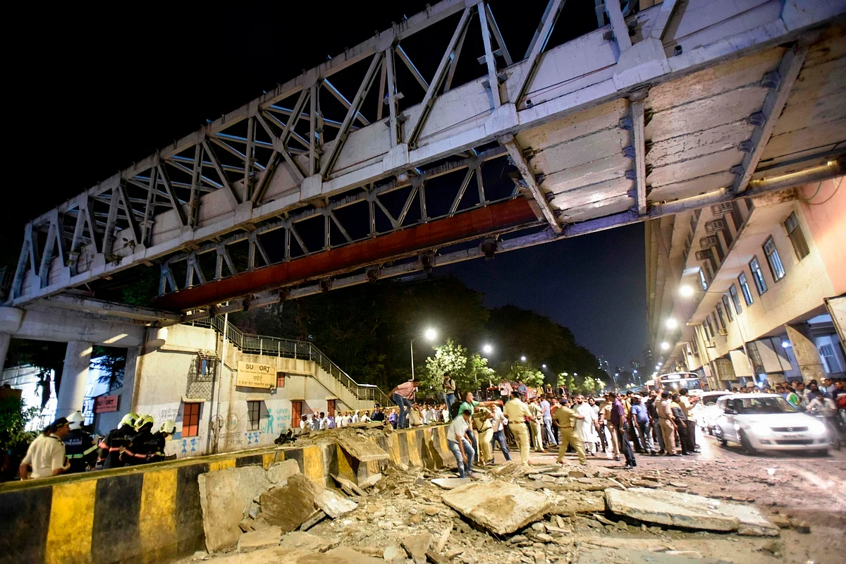Six dead, 36 hurt in Mumbai footbridge collapse | Khaleej Times