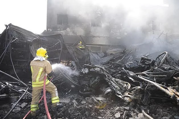 Fire damages tyre shops in Mussafah industrial area | Khaleej Times