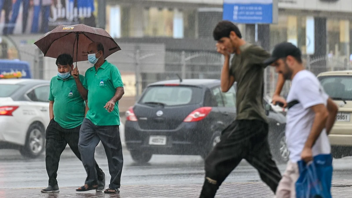 Photos: Rains drench Dubai residents as UAE issues unstable weather ...