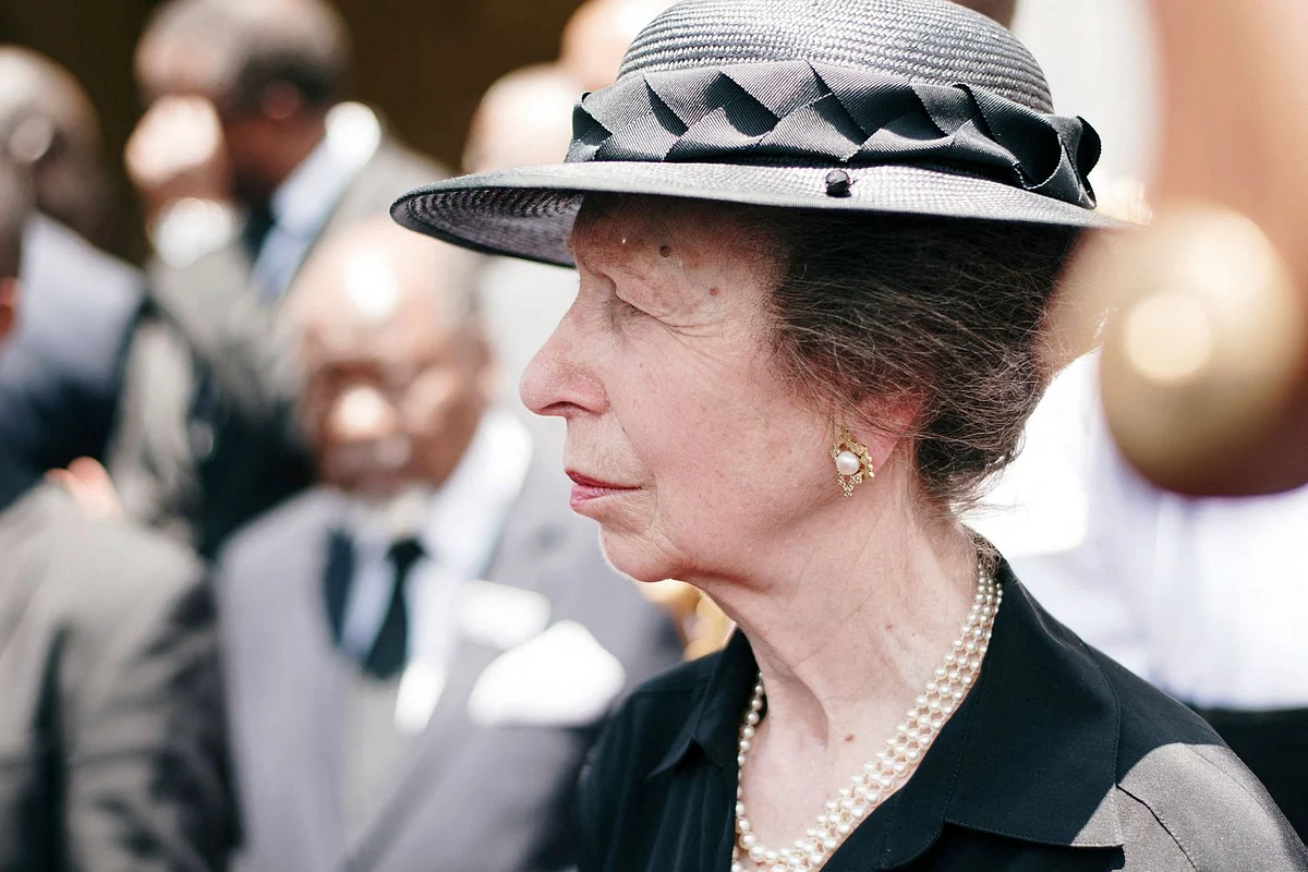 UAE: Sheikha Hind, Princess Anne meet in Dubai, discuss humanitarian ...