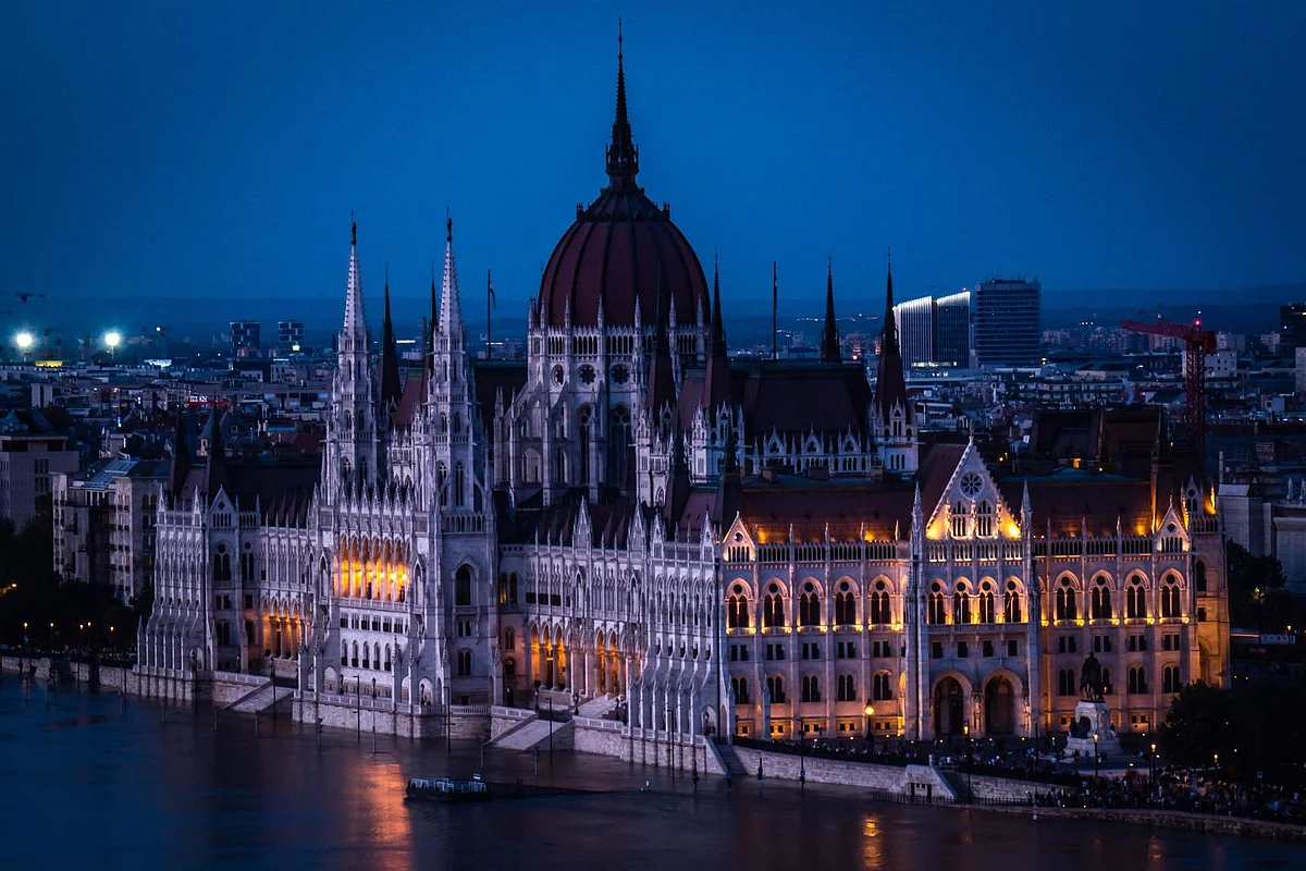 Danube water rises to decade- high levels in Hungary after Storm Boris ...