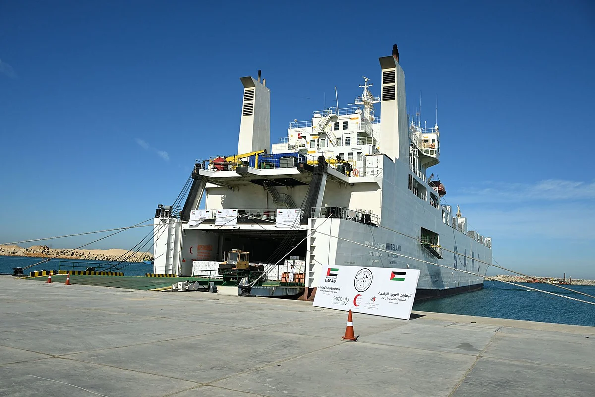 UAE aid ship arrives in Al Arish carrying 4,000 tonnes of relief ...