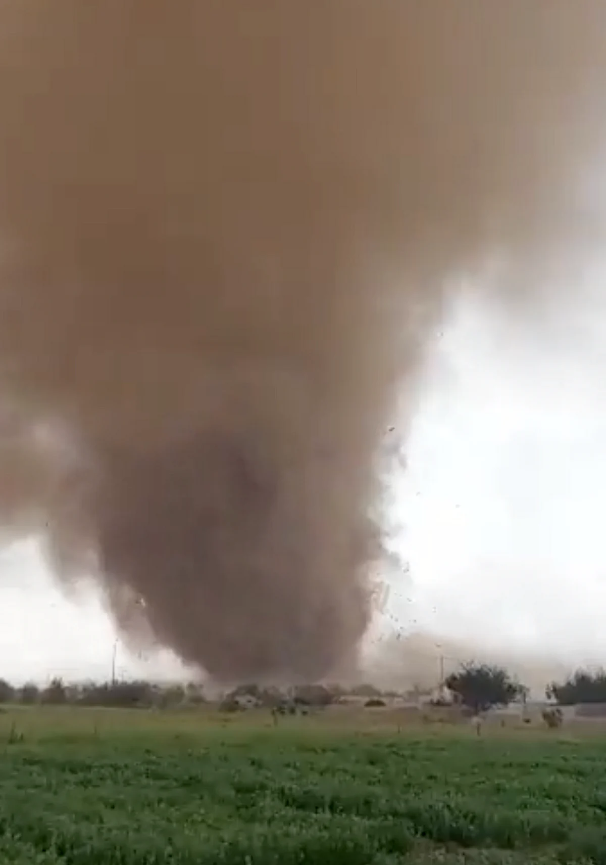 Watch: Massive tornado rips through city in Saudi Arabia; shocking ...