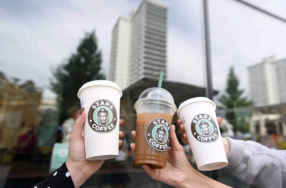 Pro-Putin rapper opens Starbucks successor in Moscow | Khaleej Times