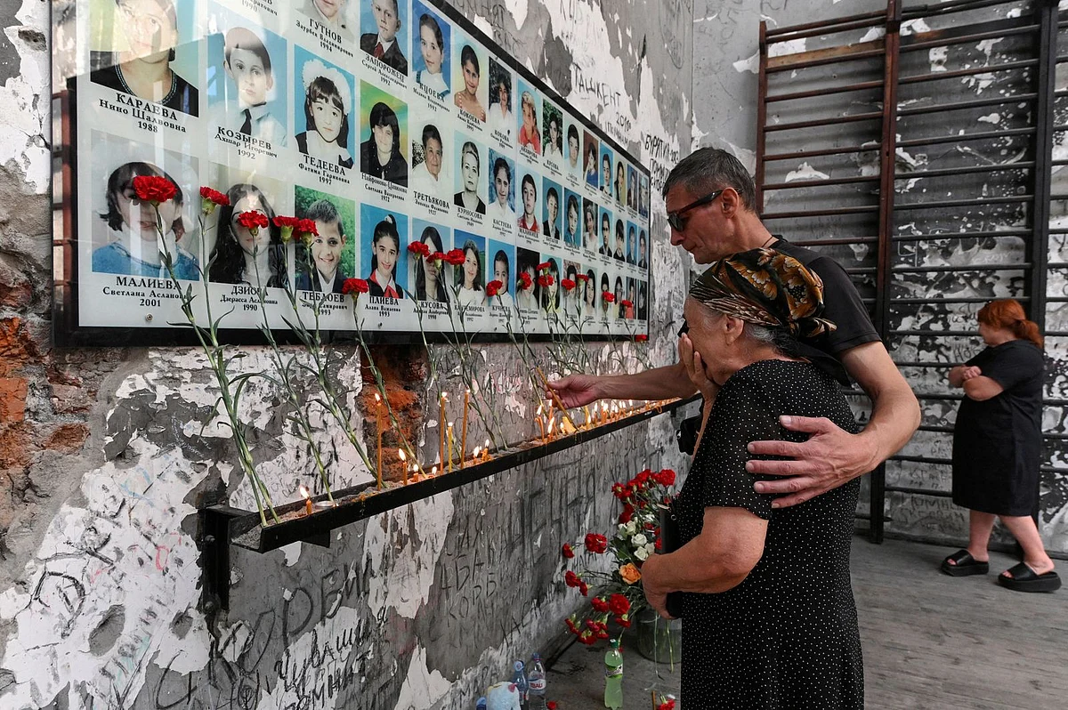 Russia marks 20th anniversary of Beslan school massacre | Khaleej Times