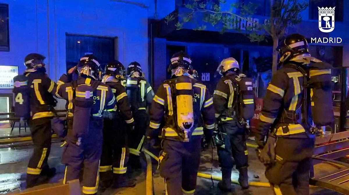2 dead in restaurant blaze after waiter 'sets fire to pizza' | Khaleej ...