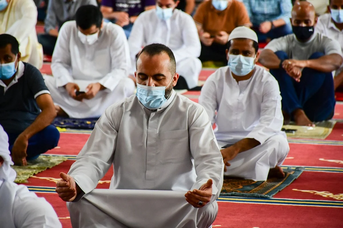 Friday prayers in UAE: Mosques receive worshippers after 8 months ...