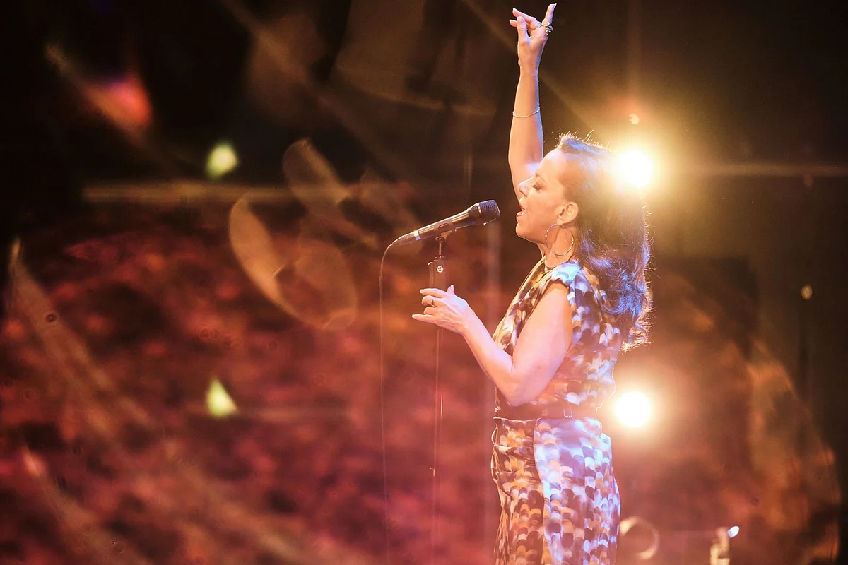 Look: Singer pays tribute to legendary musician father in captivating ...