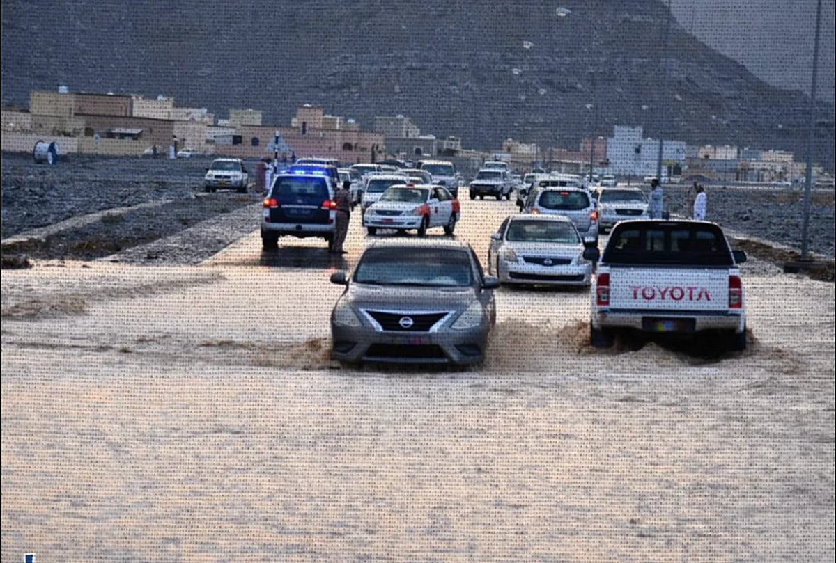 Families, children trapped in vehicles due to flash floods in Oman ...