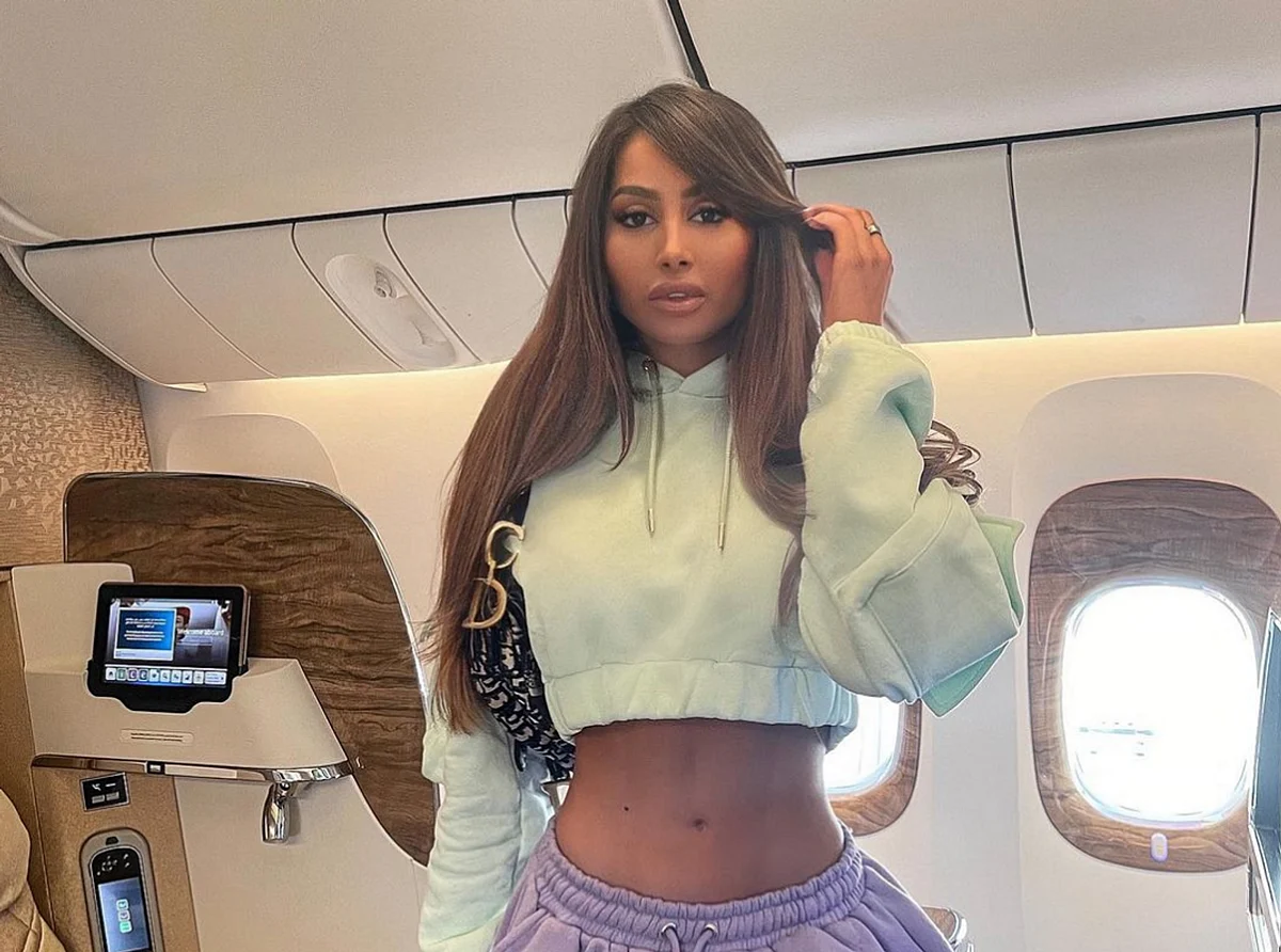 Influencer fakes flying business class, exposed by fans | Khaleej Times