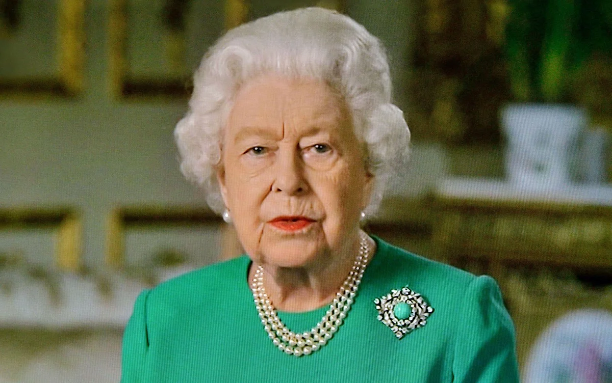 Many just want a hug for Christmas this year: Queen Elizabeth | Khaleej ...