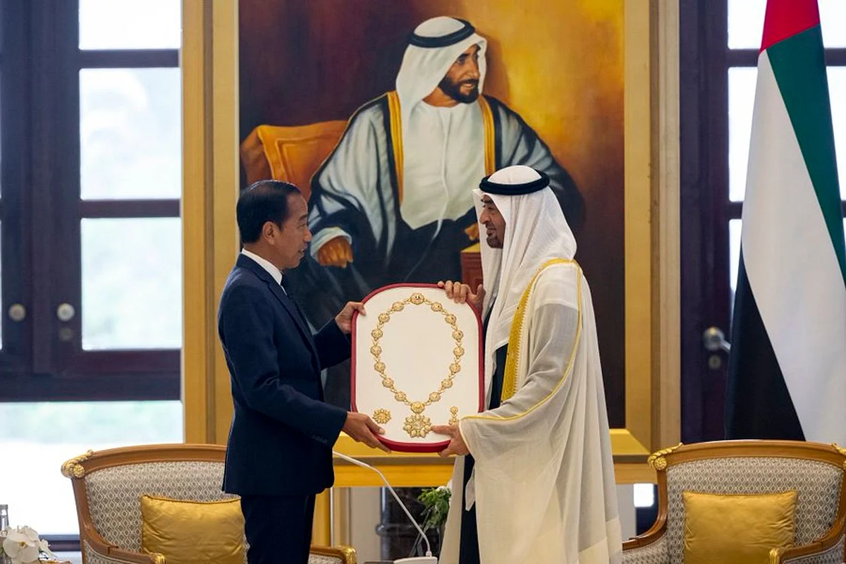 UAE: Sheikh Mohamed awards Indonesian President with 'Order of Zayed ...