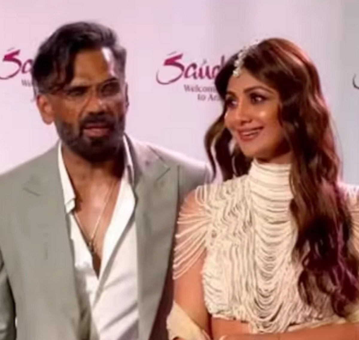 Shilpa Shetty, Suniel Shetty reunite at event, fans demand 'Dhadkan 2' | Khaleej Times