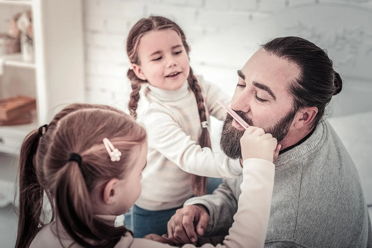 UAE: Experts discuss family disintegration, repercussion on kids ...