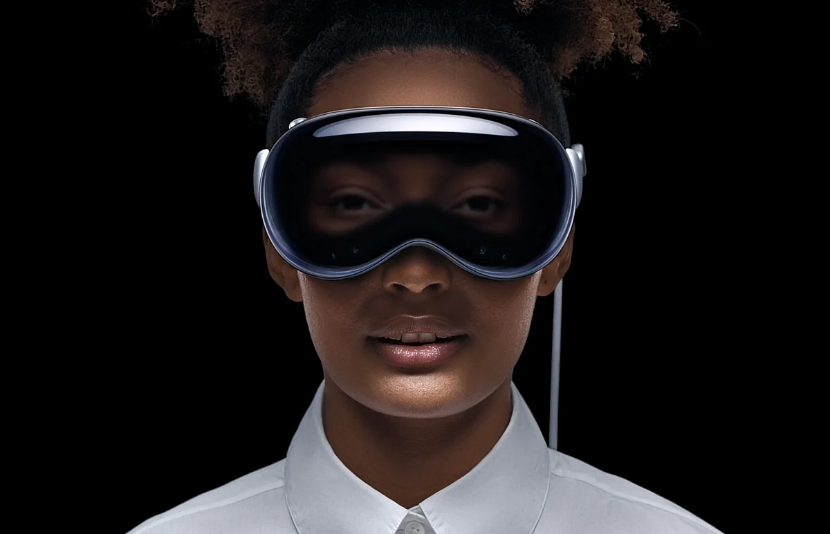 Look: Apple unveils Vision Pro AR headset, introduces new 15‑inch ...